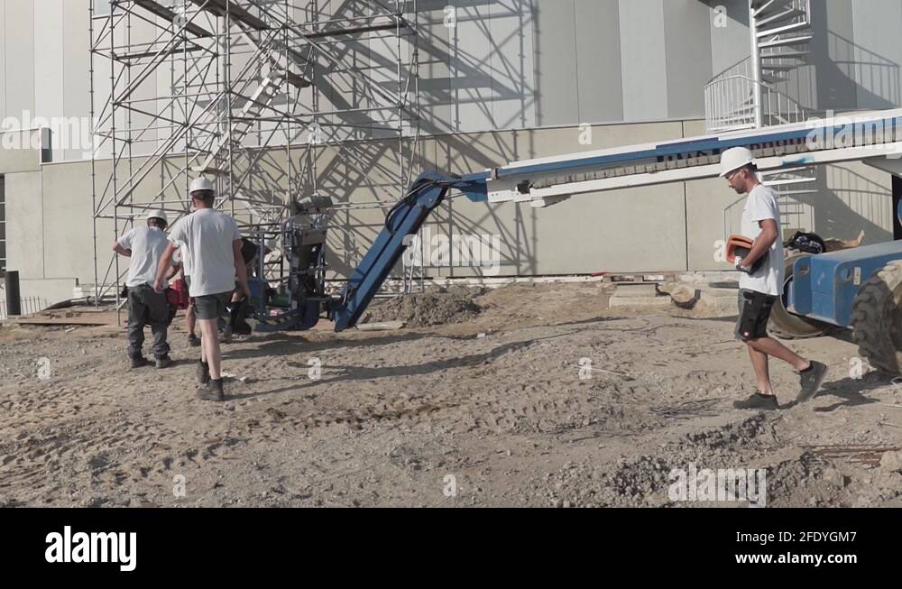 Loading tools Stock Videos & Footage - HD and 4K Video Clips - Alamy