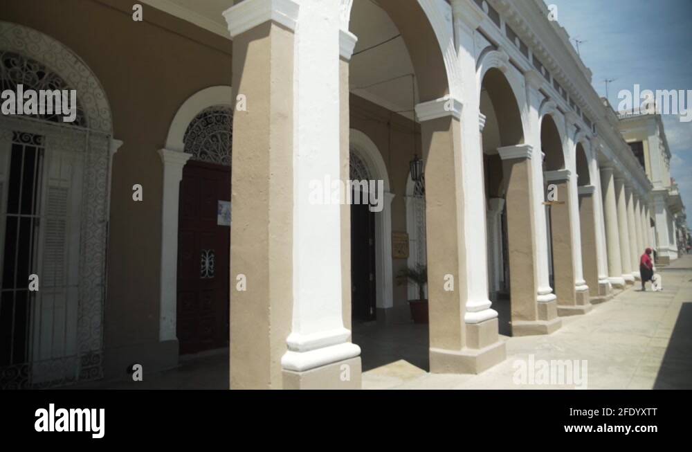 Archway with columns Stock Videos & Footage - HD and 4K Video Clips - Alamy