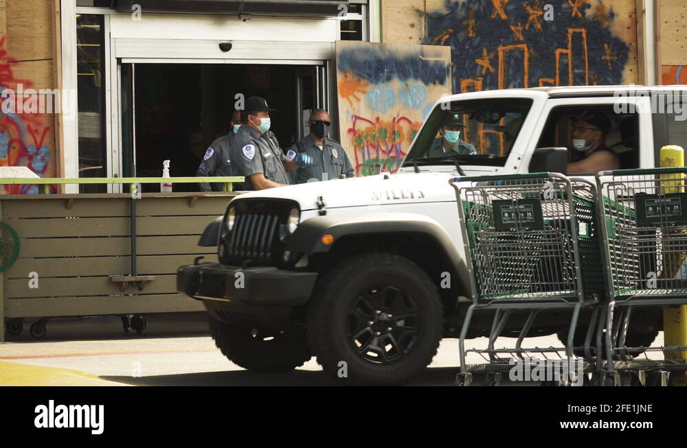 Graffiti supermarket Stock Videos & Footage - HD and 4K Video Clips - Alamy