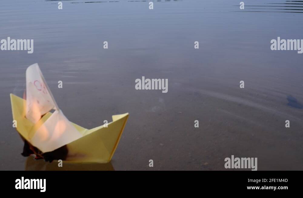 Flame floats Stock Videos & Footage - HD and 4K Video Clips - Alamy