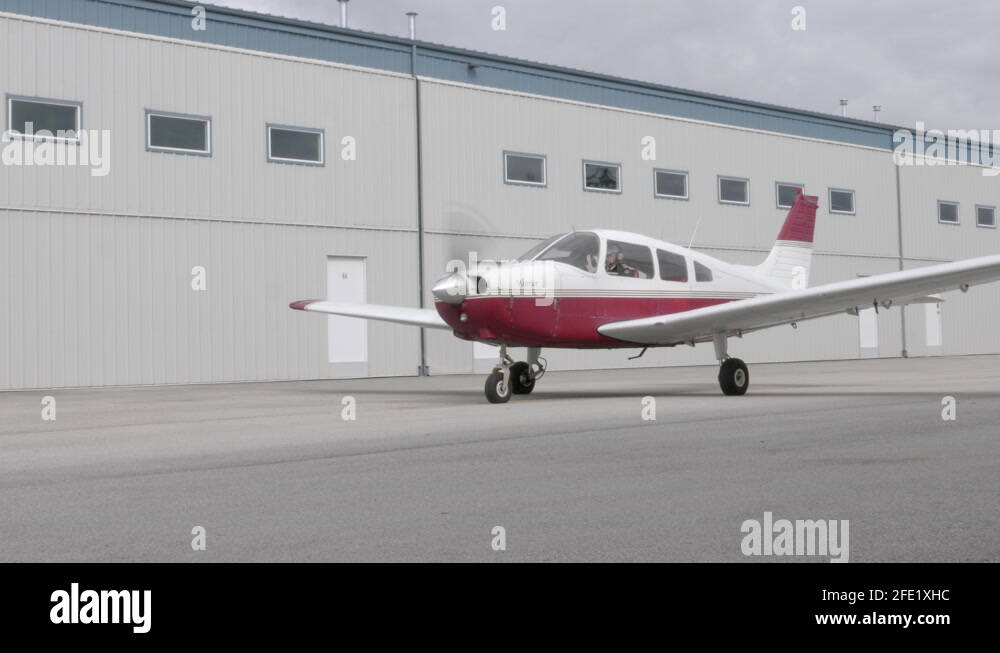 Single engine piston Stock Videos & Footage - HD and 4K Video Clips - Alamy