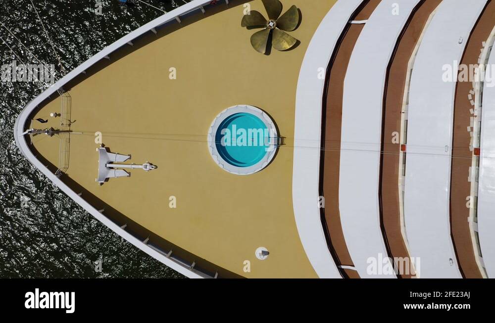 Ocean liner top view Stock Videos & Footage - HD and 4K Video Clips - Alamy