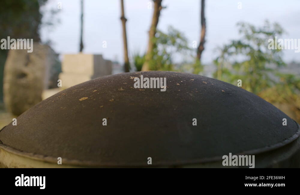 Saj oven Stock Videos & Footage - HD and 4K Video Clips - Alamy