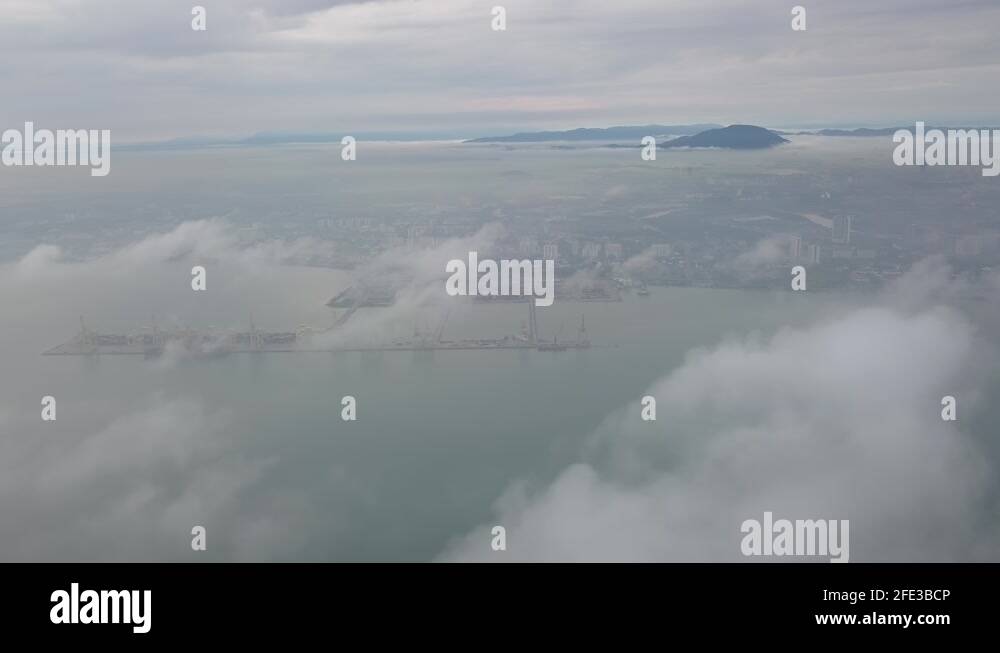 Horizontal cloud formation Stock Videos & Footage - HD and 4K Video ...