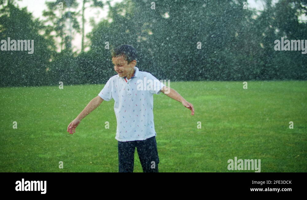 Field getting wet Stock Videos & Footage - HD and 4K Video Clips - Alamy