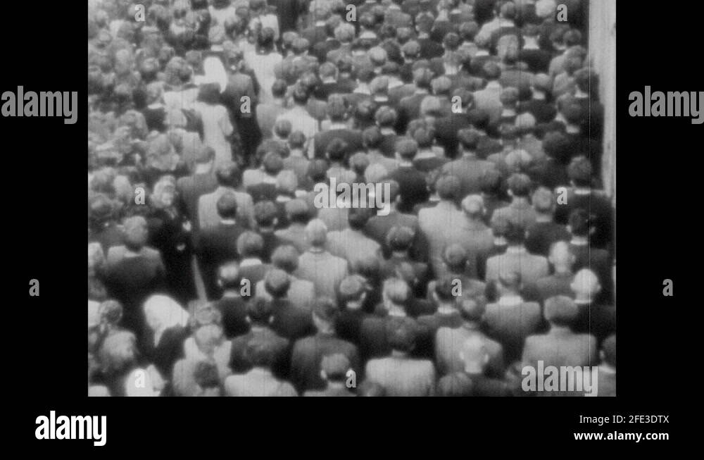 Dense crowd people Stock Videos & Footage - HD and 4K Video Clips - Alamy
