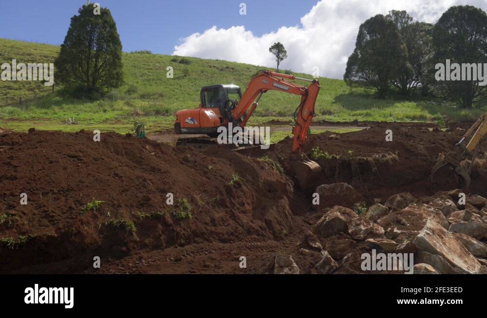 Using excavator Stock Videos & Footage - HD and 4K Video Clips - Alamy