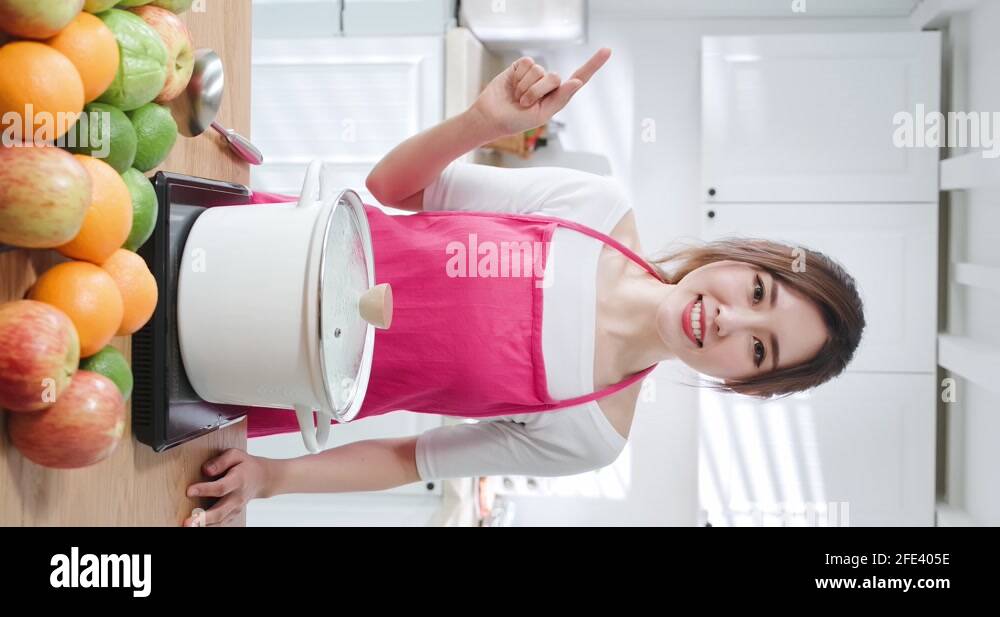 Streamer lady Stock Videos & Footage - HD and 4K Video Clips - Alamy