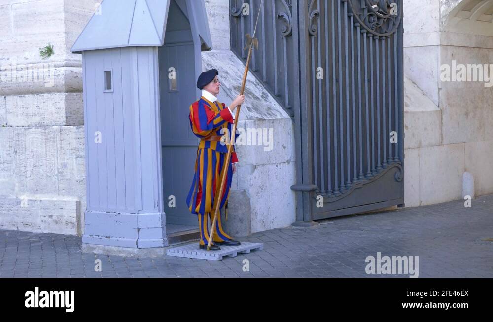 Swiss guard uniform Stock Videos & Footage - HD and 4K Video Clips - Alamy