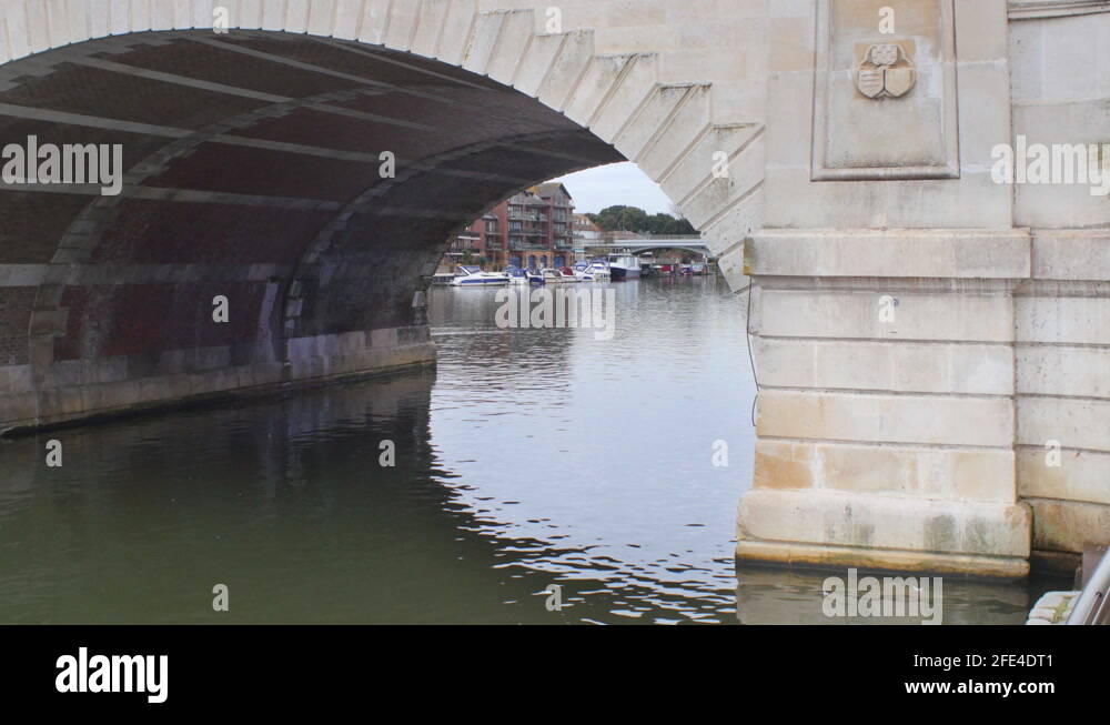 Masonry pier Stock Videos & Footage - HD and 4K Video Clips - Alamy