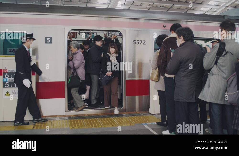 Rush hour train Stock Videos & Footage - HD and 4K Video Clips - Alamy