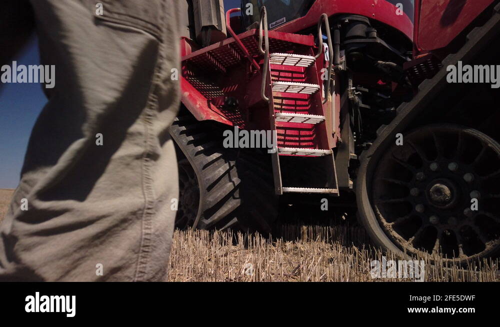 Triangular farm Stock Videos & Footage - HD and 4K Video Clips - Alamy