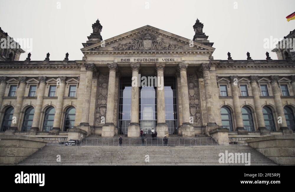 Renaissance facade Stock Videos & Footage - HD and 4K Video Clips - Alamy