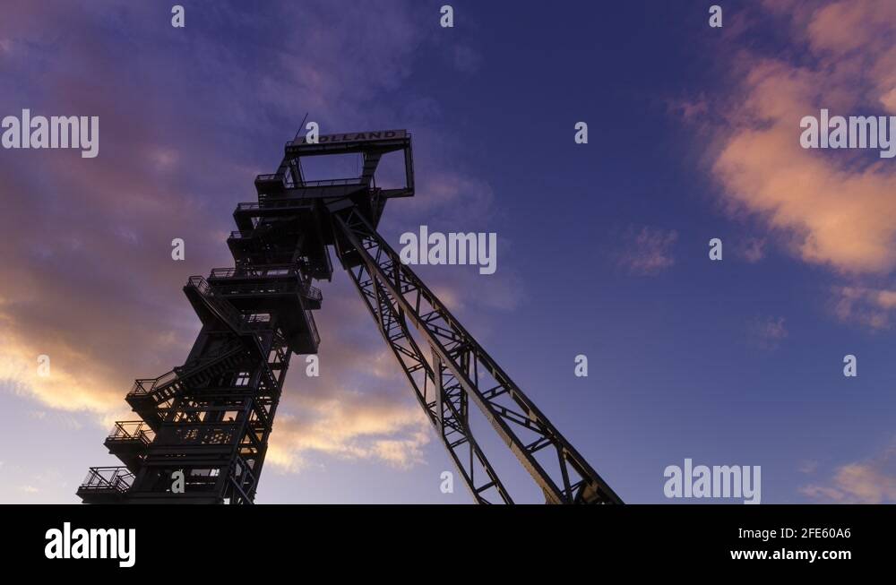 Hoist tower Stock Videos & Footage - HD and 4K Video Clips - Alamy