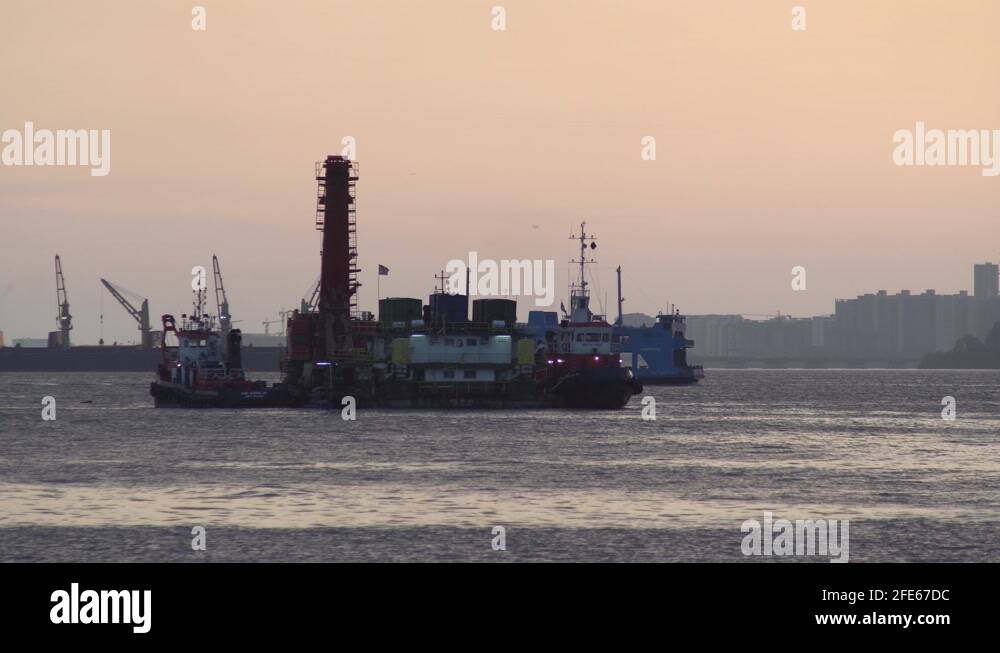 Busy sea traffic Stock Videos & Footage - HD and 4K Video Clips - Alamy