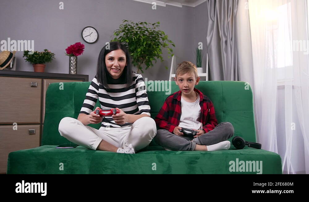 Family simulator Stock Videos & Footage - HD and 4K Video Clips - Alamy