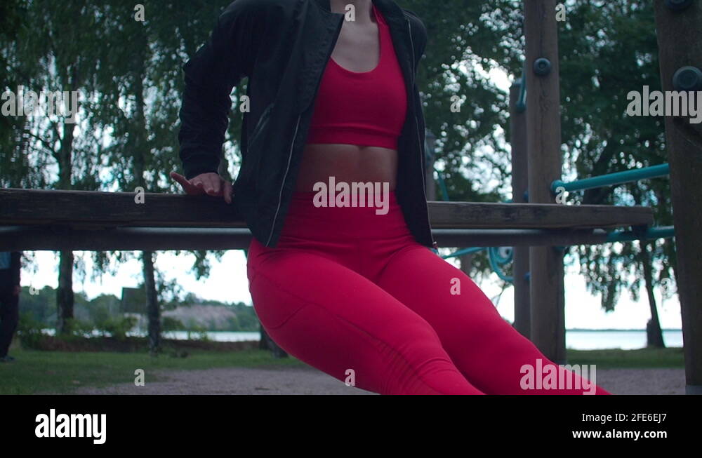 Triceps bench dip Stock Videos & Footage - HD and 4K Video Clips - Alamy