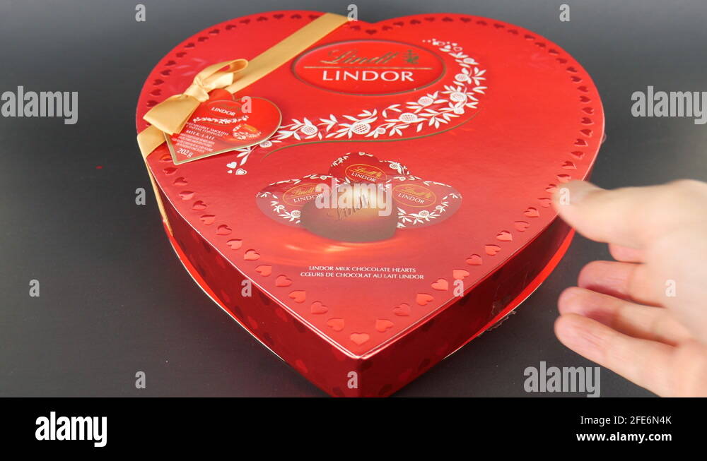 Lindt lindor chocolate Stock Videos & Footage - HD and 4K Video Clips ...