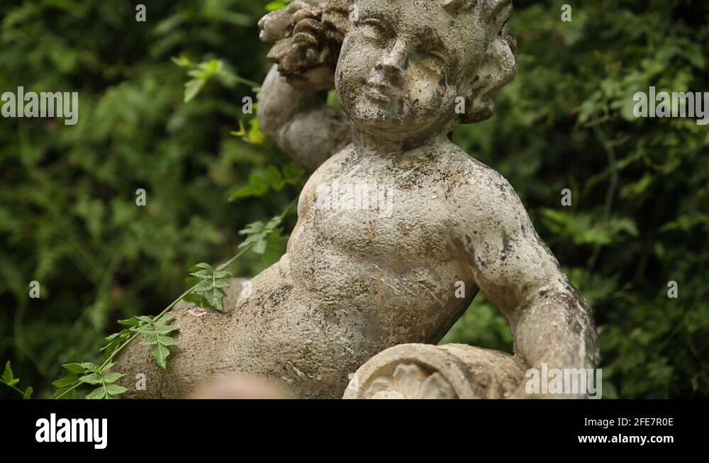 Cherub statue Stock Videos & Footage - HD and 4K Video Clips - Alamy