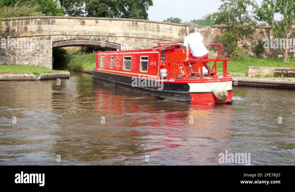 Red canal boat Stock Videos & Footage - HD and 4K Video Clips - Alamy