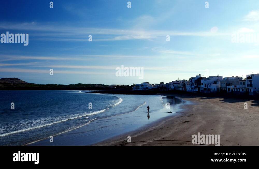 Jet2 aircraft in sky Stock Videos & Footage - HD and 4K Video Clips - Alamy