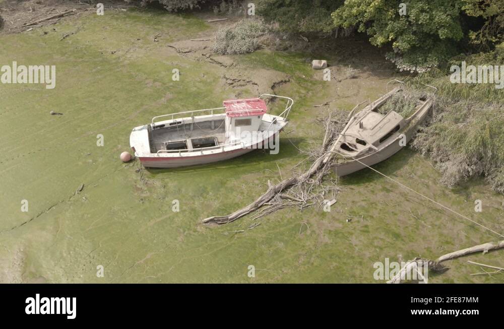 Sailboat aground Stock Videos & Footage - HD and 4K Video Clips - Alamy