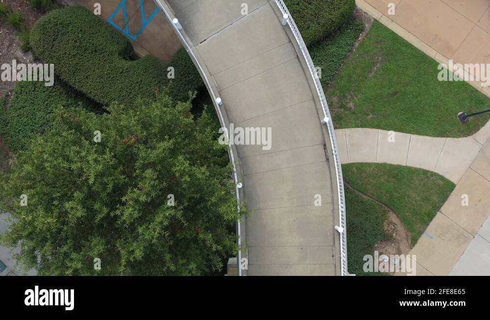 Campus bridge Stock Videos & Footage - HD and 4K Video Clips - Alamy