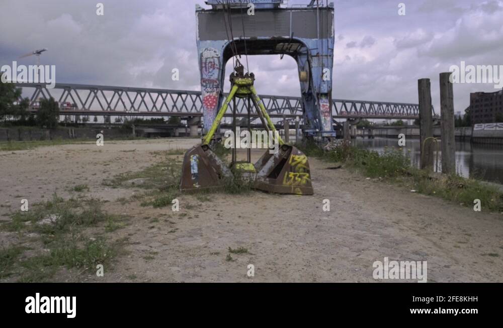 Construction clamshell bucket Stock Videos & Footage - HD and 4K Video ...