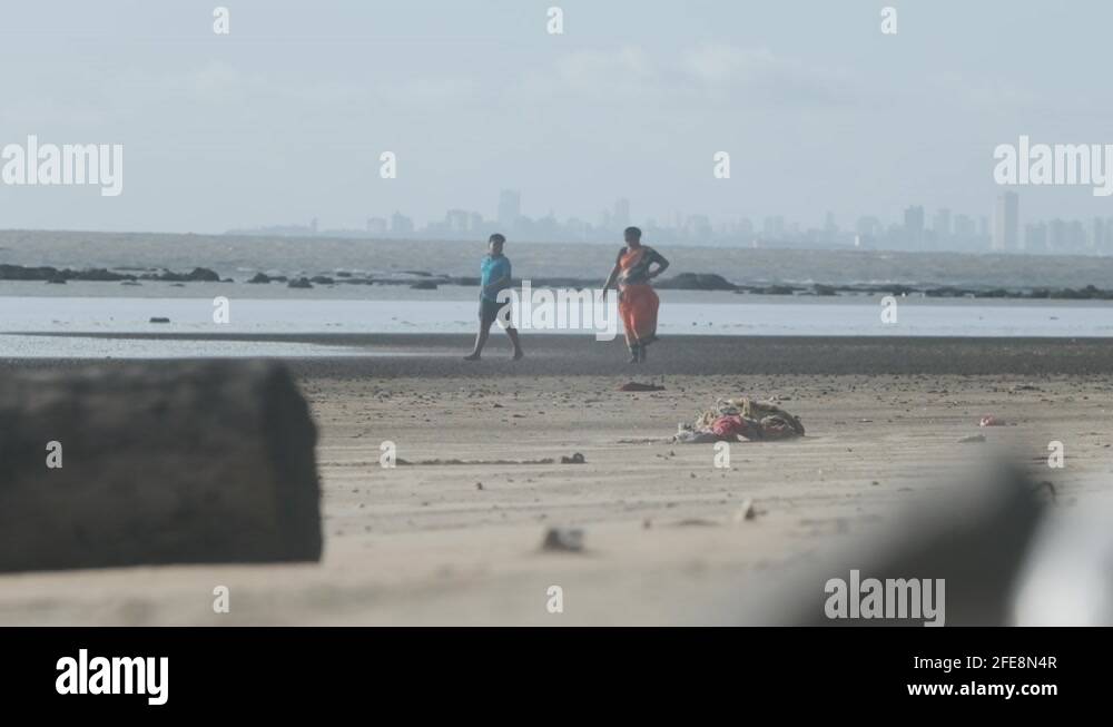 Chowpatty beach mumbai india trash Stock Videos & Footage - HD and 4K ...