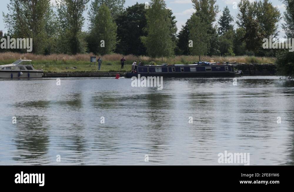 Thames canal boat Stock Videos & Footage - HD and 4K Video Clips - Alamy