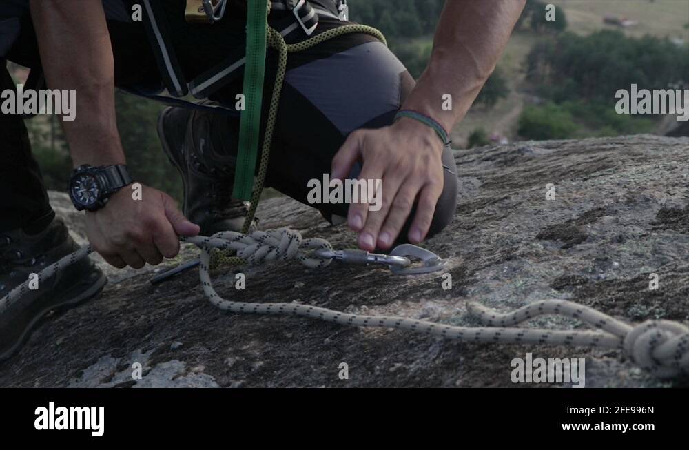 Carabiner knot Stock Videos & Footage - HD and 4K Video Clips - Alamy