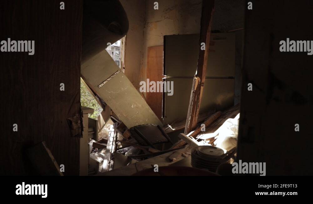 Beirut explosion aftermath destruction: interior scene of apartment ...