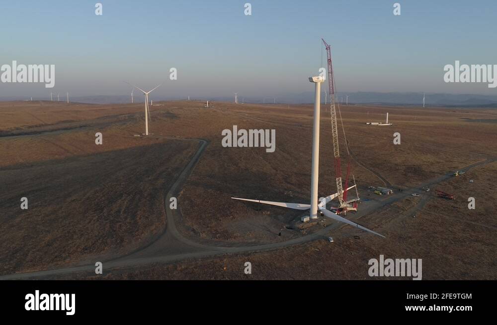 Wind tower blade installation Stock Videos & Footage - HD and 4K Video ...