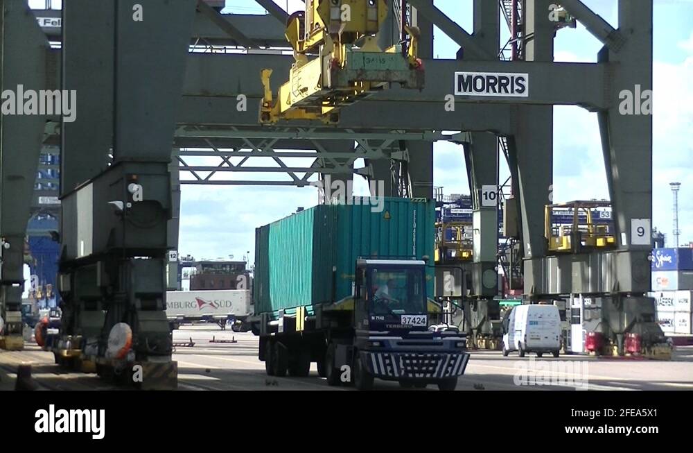 Vessel cargo vessel Stock Videos & Footage - HD and 4K Video Clips - Alamy