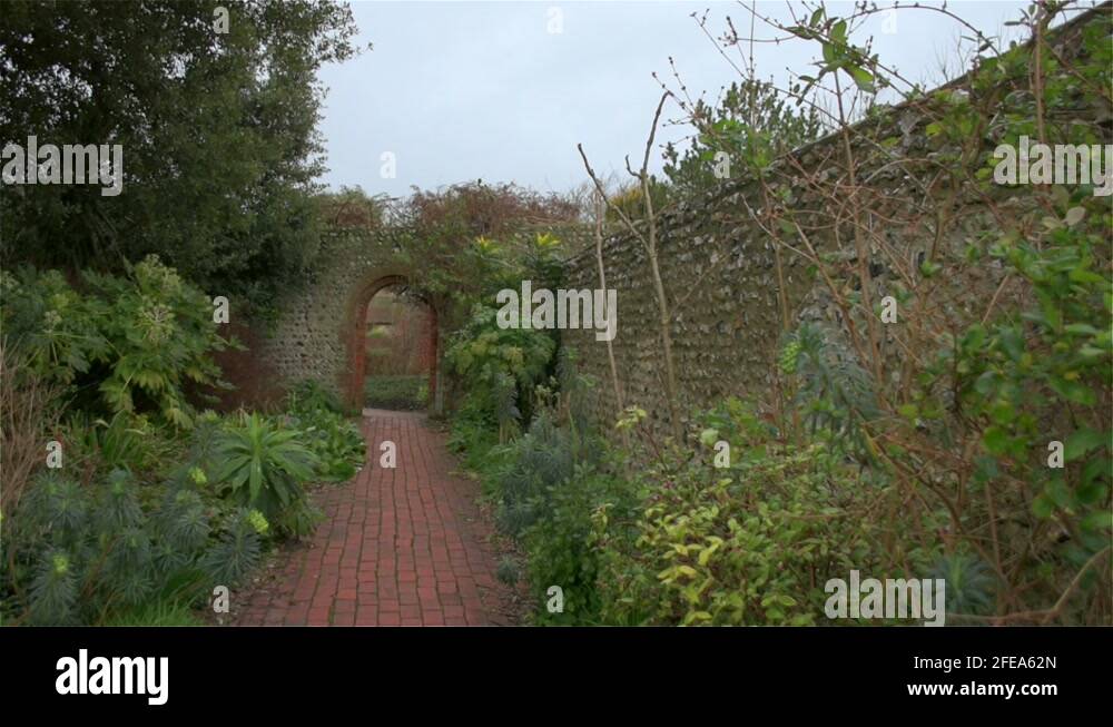 Secret pathway Stock Videos & Footage - HD and 4K Video Clips - Alamy