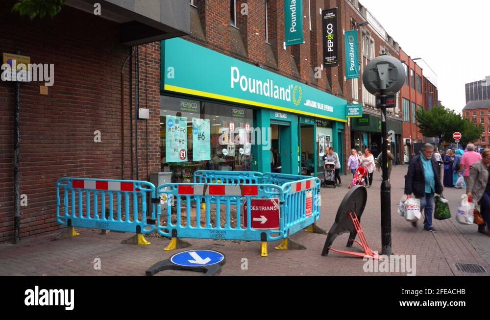 Poundland shop sign Stock Videos & Footage - HD and 4K Video Clips - Alamy