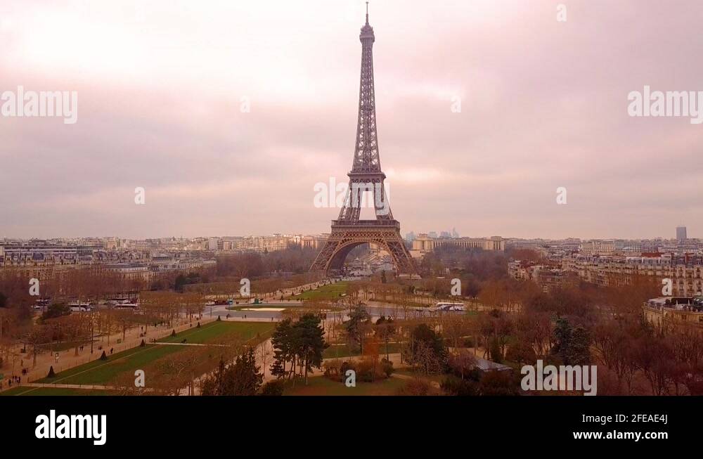 Eifel tower revealing and going up Stock Video Footage - Alamy