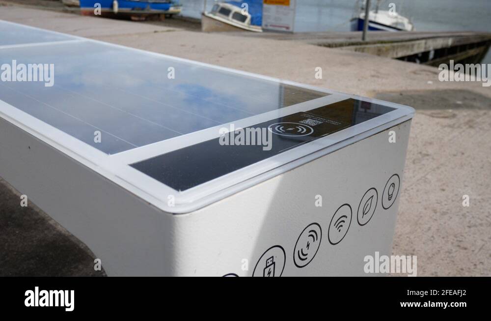 Usb bench Stock Videos & Footage - HD and 4K Video Clips - Alamy