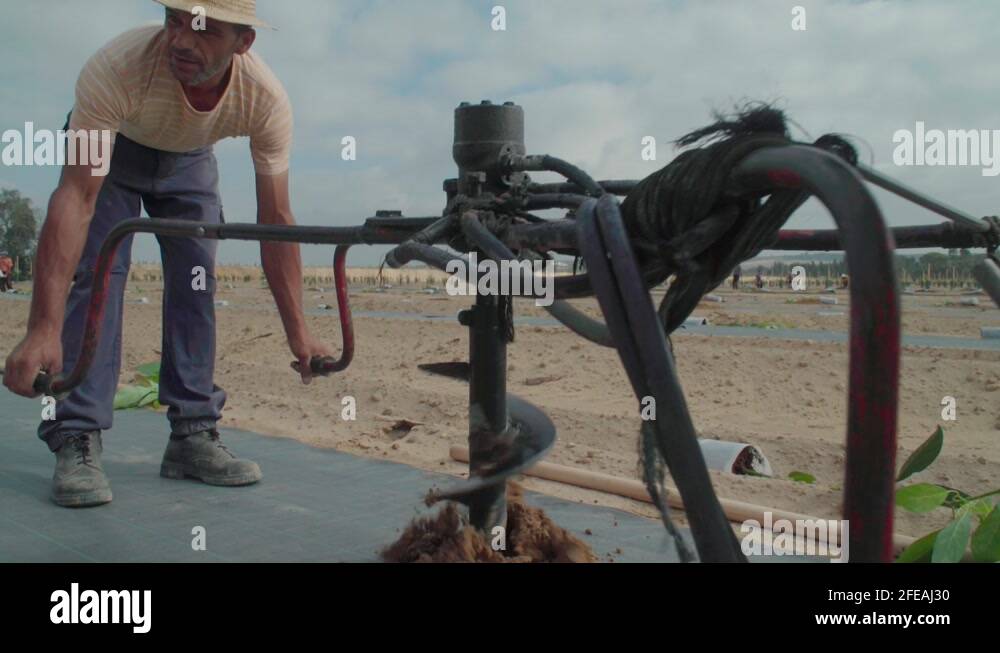 Earth auger Stock Videos & Footage - HD and 4K Video Clips - Alamy