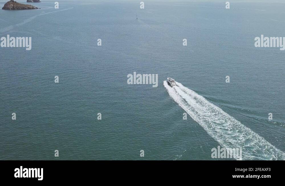 Boat horizon uk Stock Videos & Footage - HD and 4K Video Clips - Alamy
