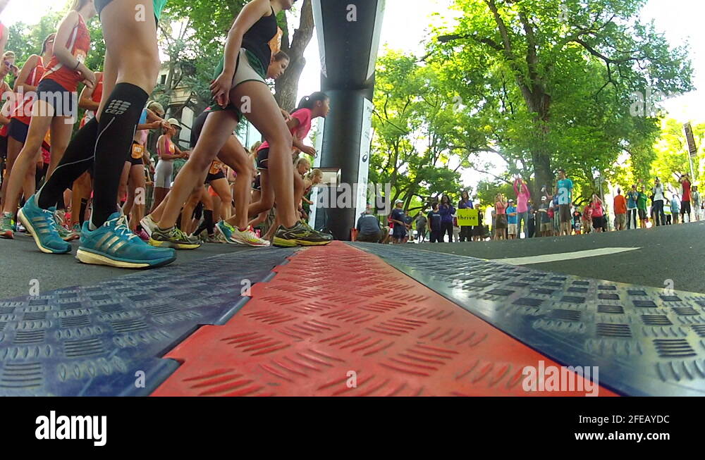 Marathon racing line Stock Videos & Footage - HD and 4K Video Clips - Alamy