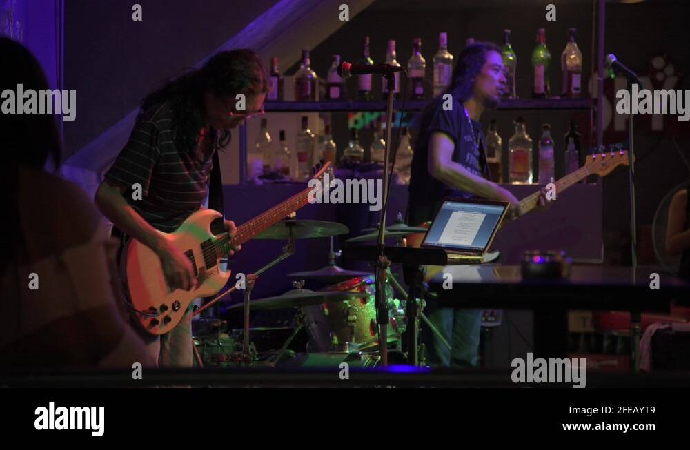 Guiter player Stock Videos & Footage - HD and 4K Video Clips - Alamy