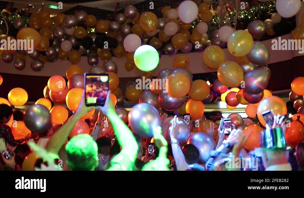 Countdown party Stock Videos & Footage - HD and 4K Video Clips - Alamy