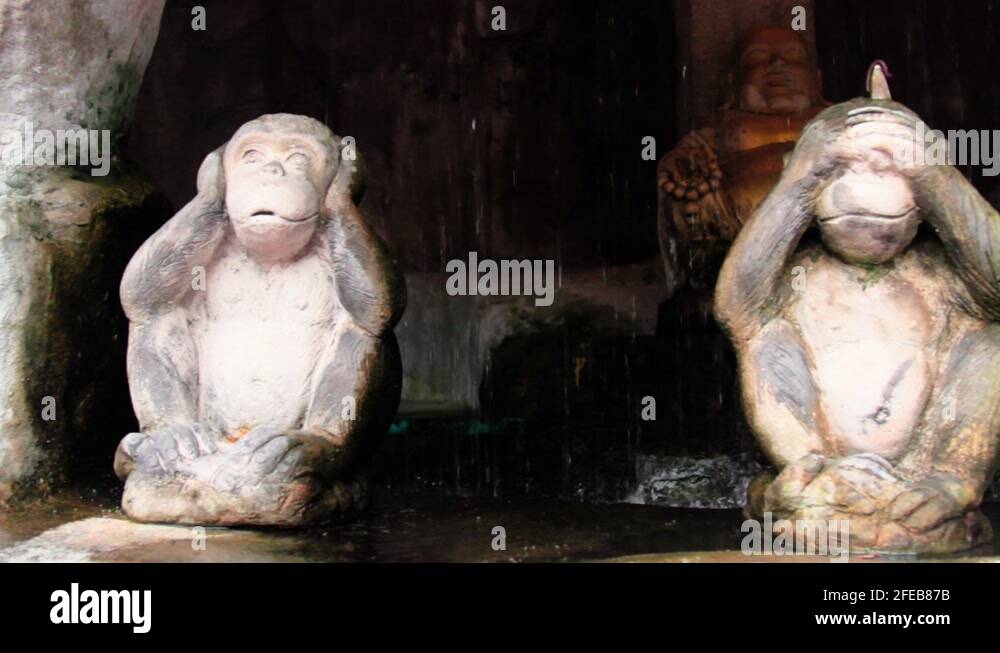 Monkey statues: Hear no evil, speak no evil, see no evil in Buddhist ...