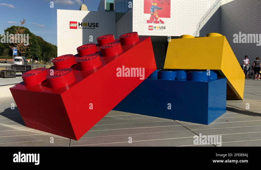Lego brick bricks Stock Videos & Footage - HD and 4K Video Clips - Alamy