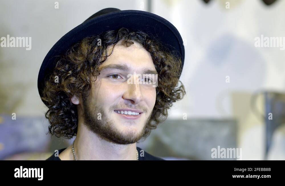 Dj young 1 Stock Videos & Footage - HD and 4K Video Clips - Alamy