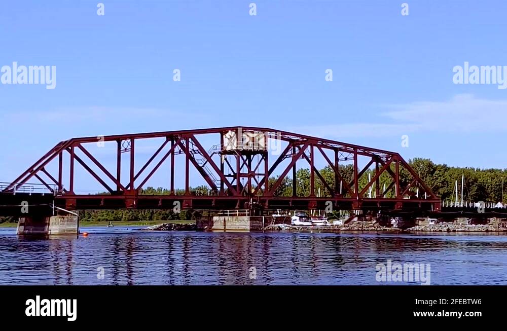 Rotating bridge Stock Videos & Footage - HD and 4K Video Clips - Alamy