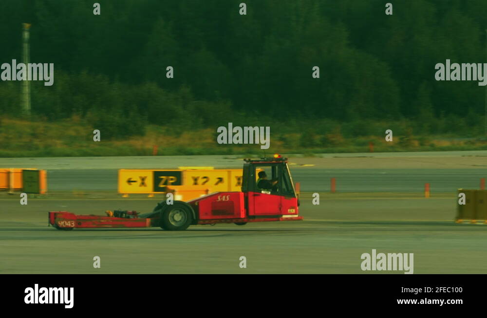 Maintenance of aircraft, pushback Stock Videos & Footage - HD and 4K ...