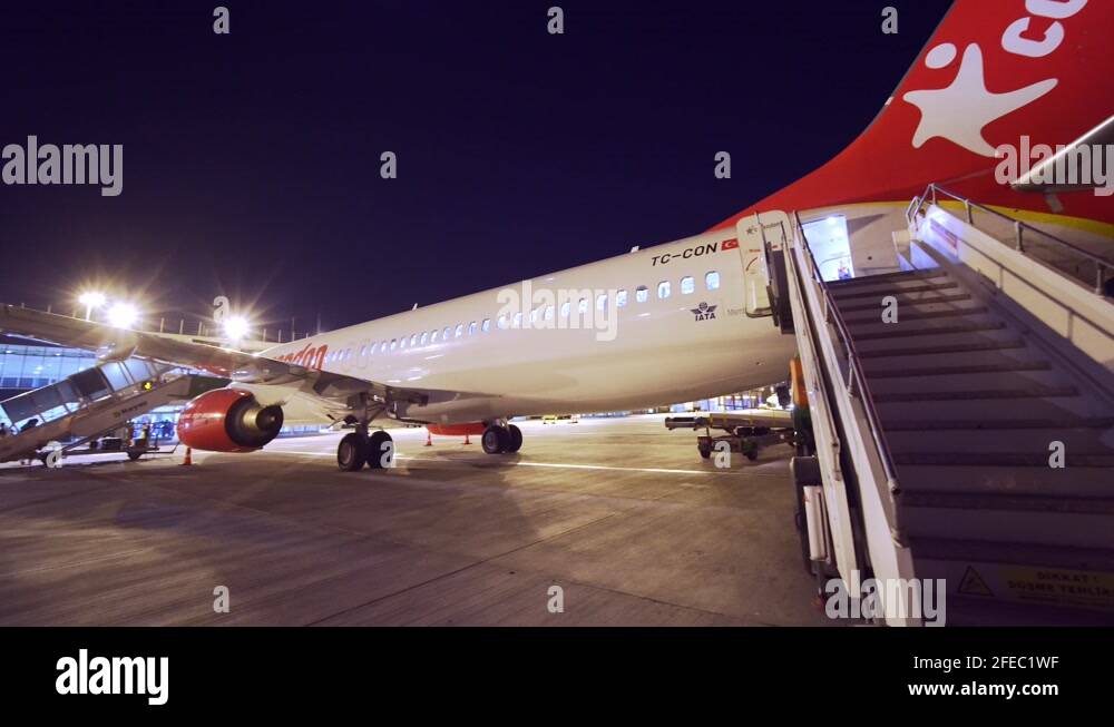 Jet plane rear view Stock Videos & Footage - HD and 4K Video Clips - Alamy