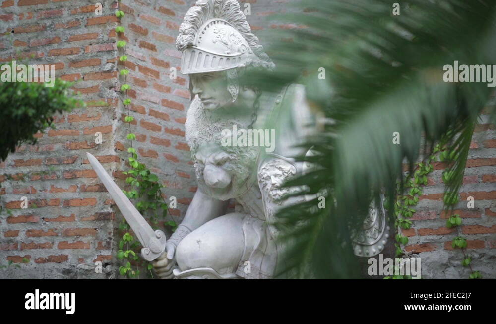 Knights statue Stock Videos & Footage - HD and 4K Video Clips - Alamy